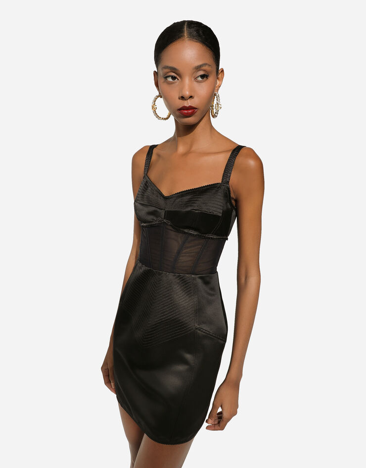 Creolla earrings with DG logo and rhinestones