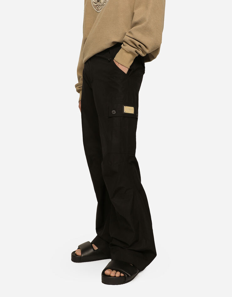 Cotton cargo pants with brand plate in Black for Men | Dolce&Gabbana®