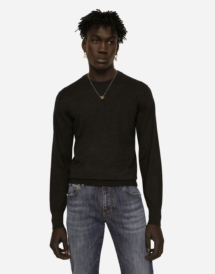 Extra-fine cashmere round-neck sweater in Grey for Men | Dolce&Gabbana®